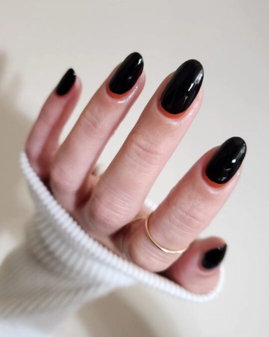 44 Gorgeous Short Winter Nails To Recreate - Beauty Bruh