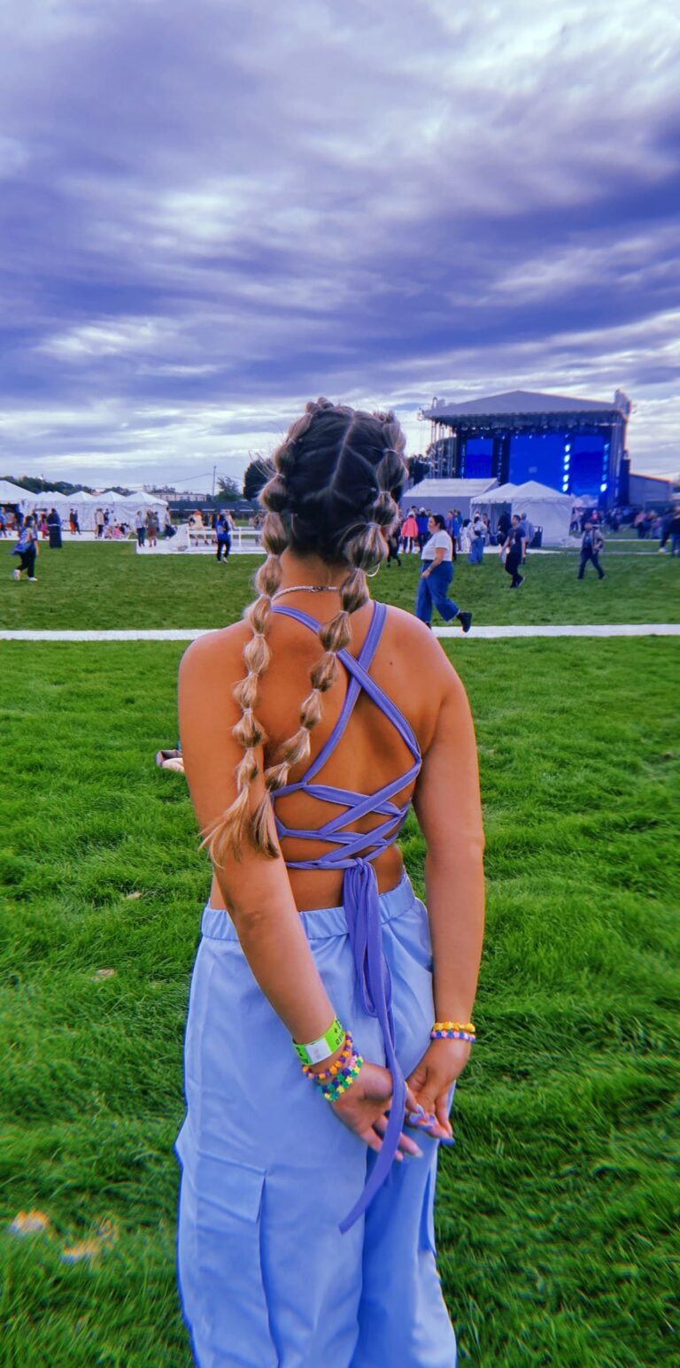 17 Chic Concert Hairstyle Ideas To Try ASAP - Beauty Bruh